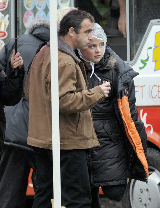 Pics: Corrie's Molly and Kevin get closer