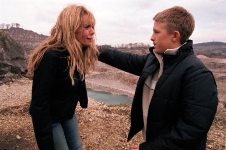 Tracey and Scott hide from Jake